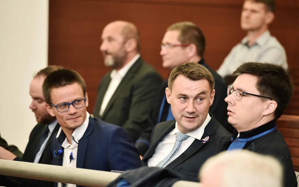 Na rozsudek v kauze, kde je obžalován i hejtman Půta, bude soud vydávat vstupenky. Dostane se na ...